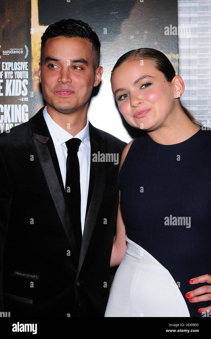 Brian Marc et Morgan Saylor assistant à la première de New York 'White ...