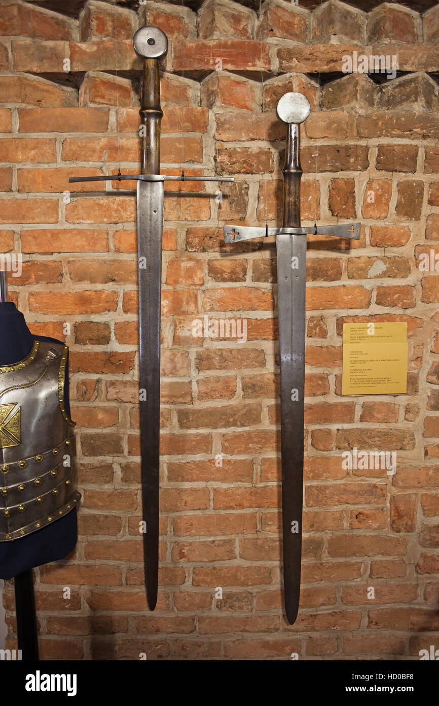 Épée de l'Ordre des Chevaliers teutoniques et Templiers, épées à deux ...