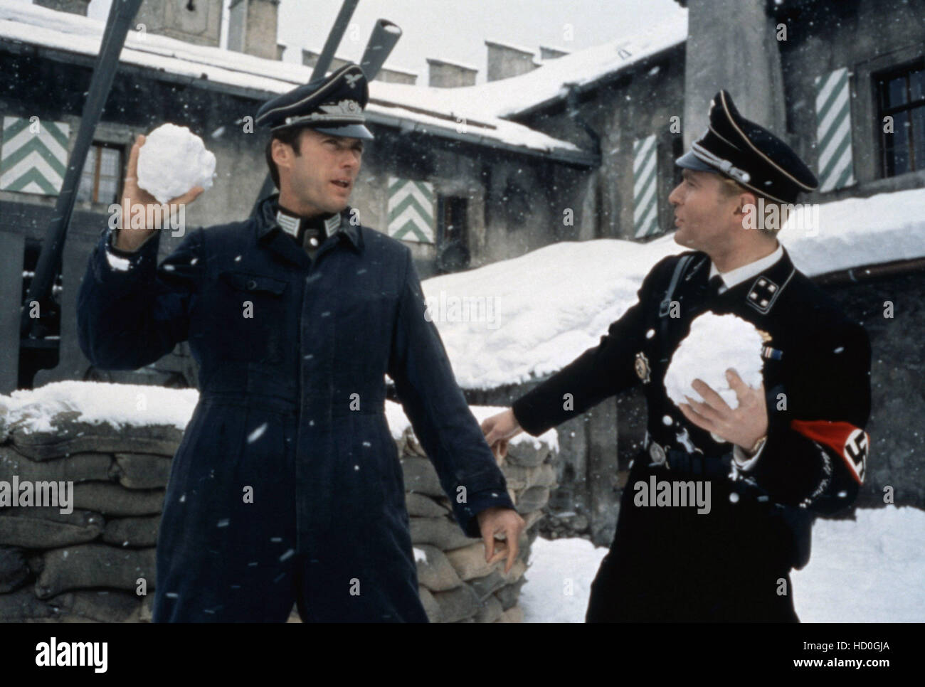 WHERE EAGLES DARE, Clint Eastwood, Derren Nesbitt s'engager dans une ...