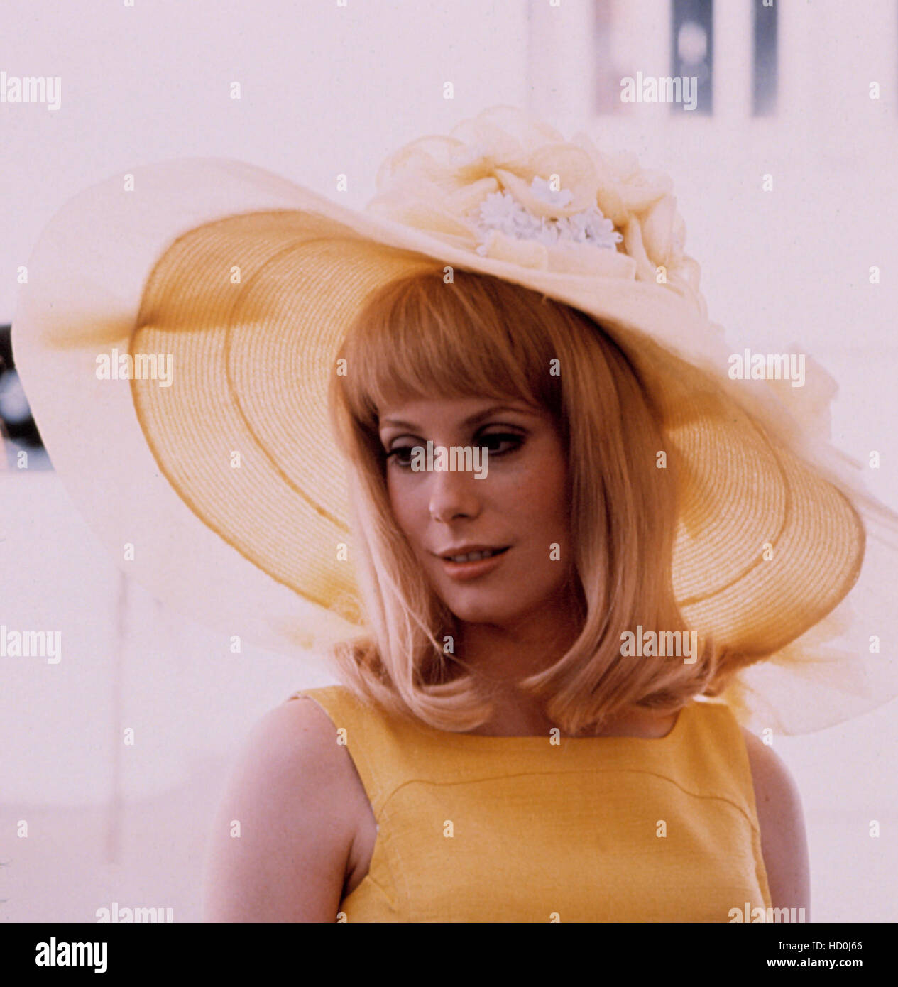 Les JEUNES FILLES DE ROCHEFORT (aka LES DEMOISELLES DE ROCHEFORT), Catherine Deneuve, 1967 Photo ...