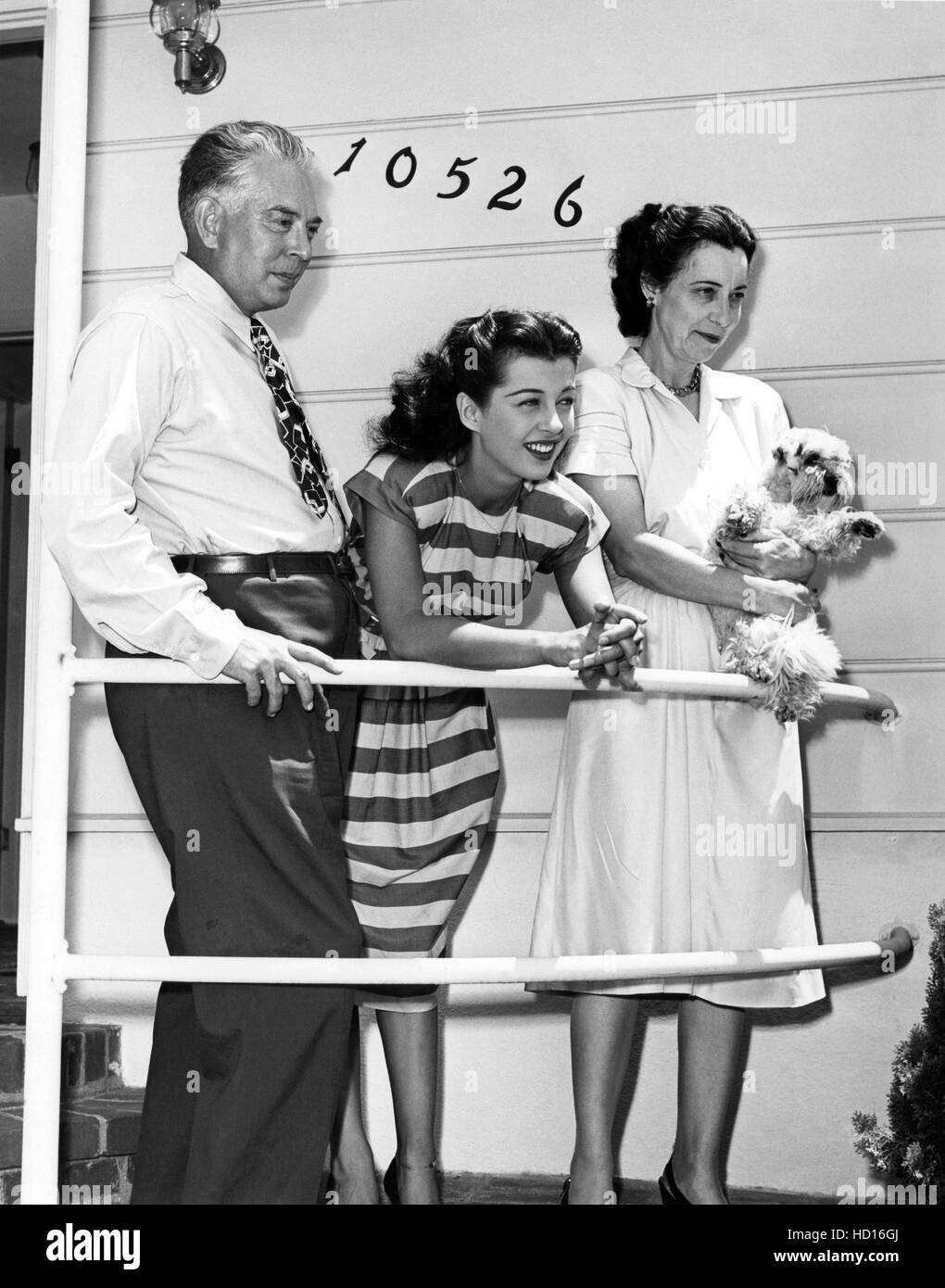 Gail Russell et ses parents, George et Gladys Russell, été 1946 Photo ...