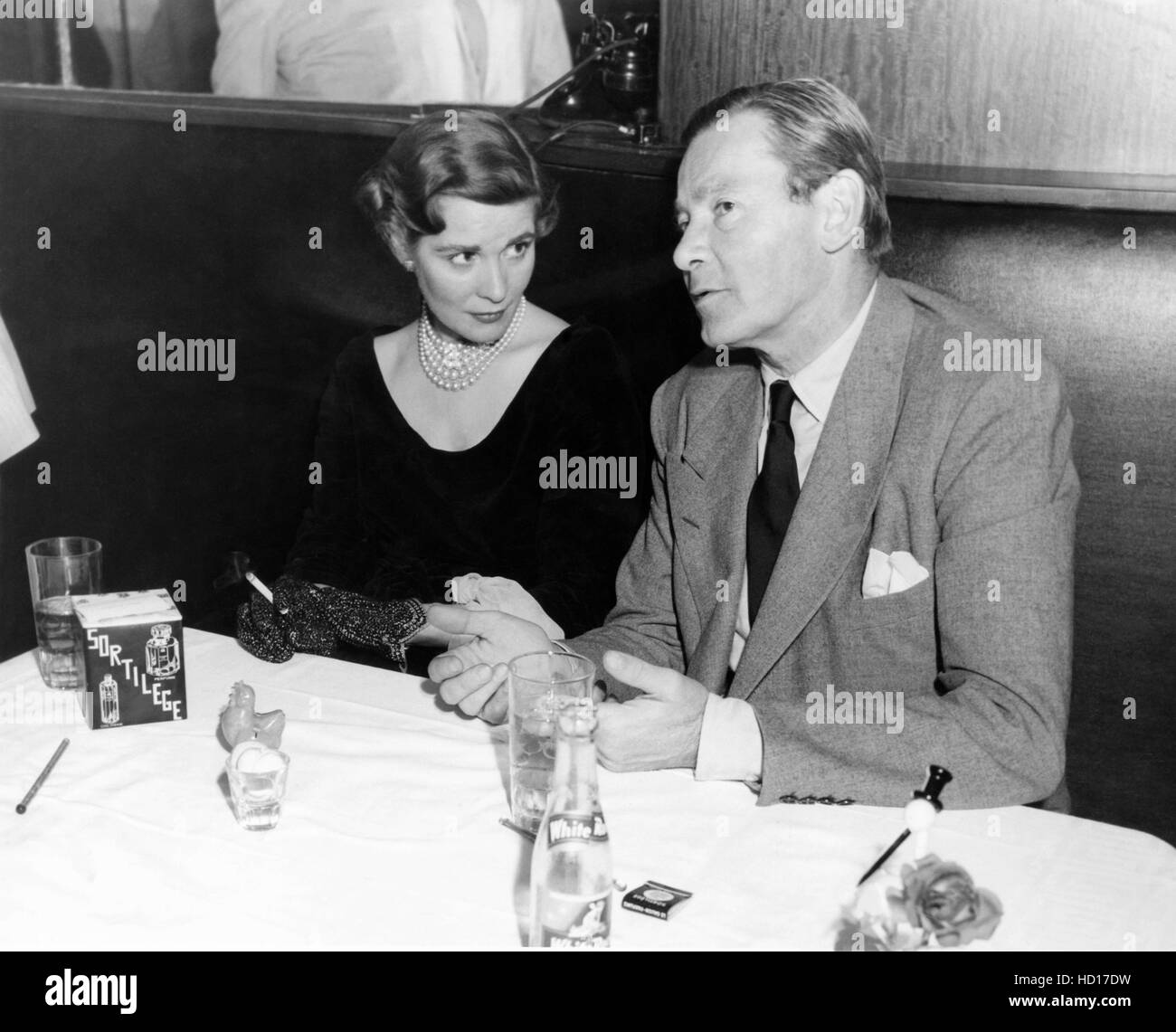 Herbert Marshall, à droite, avec sa quatrième épouse, l'actrice Boots ...