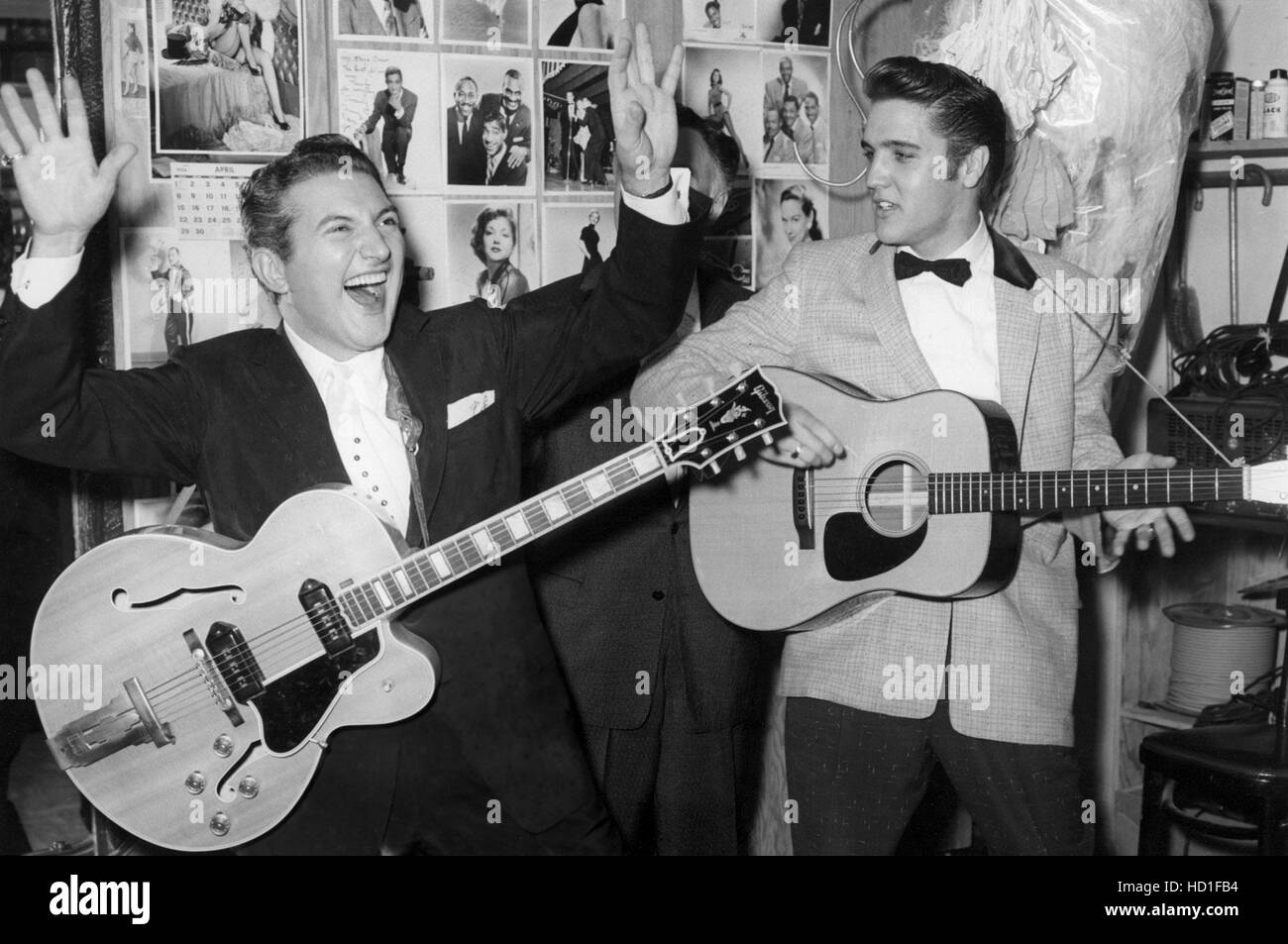 LIBERACE et ELVIS PRESLEY coupé au cours d'une jam session de Las Vegas ...