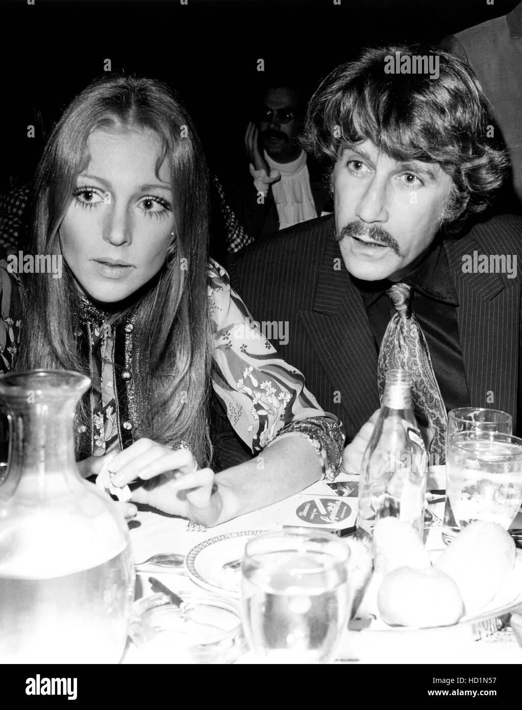 Alex Cord, à droite, avec sa femme, Joanna Pettet, ca. 1968 Photo Stock - Alamy