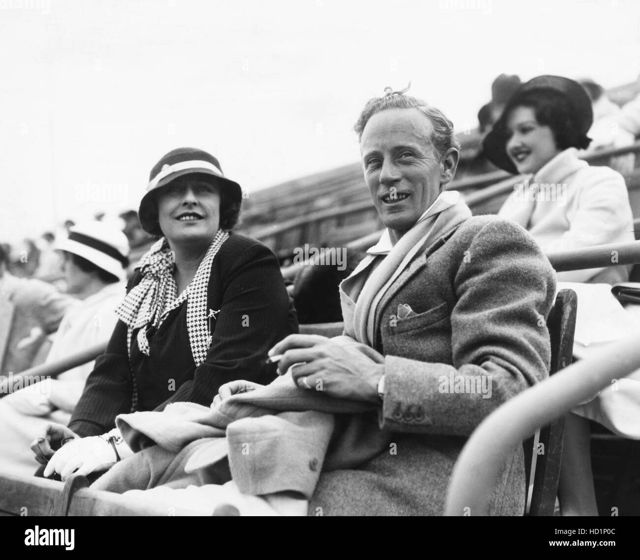 Leslie Howard, gauche, et sa femme, Ruth Howard, à la Côte d'Azur ...
