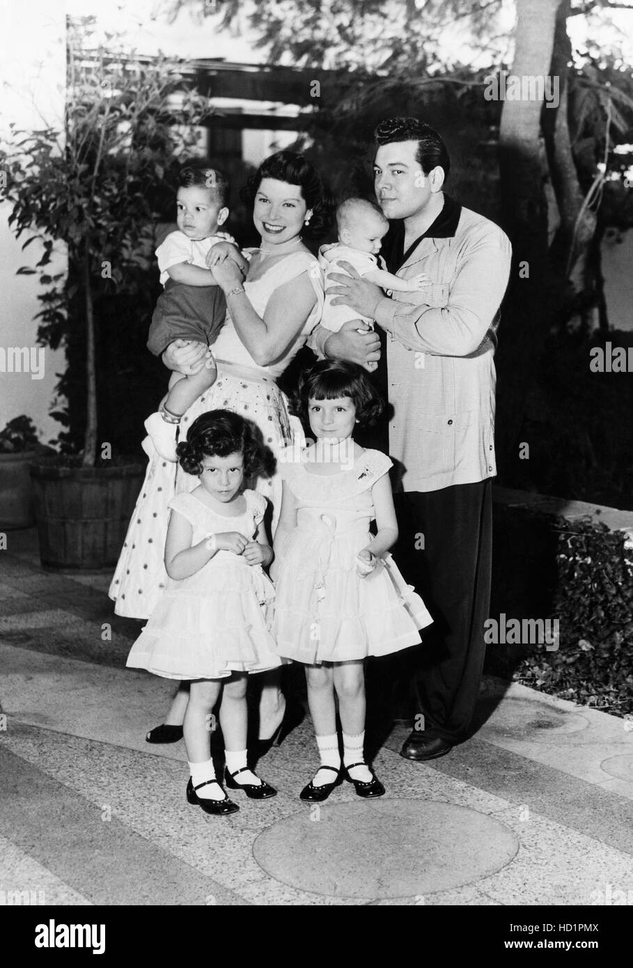 Mario Lanza et son épouse, Betty, avec leurs enfants, Colleen, Elisa ...