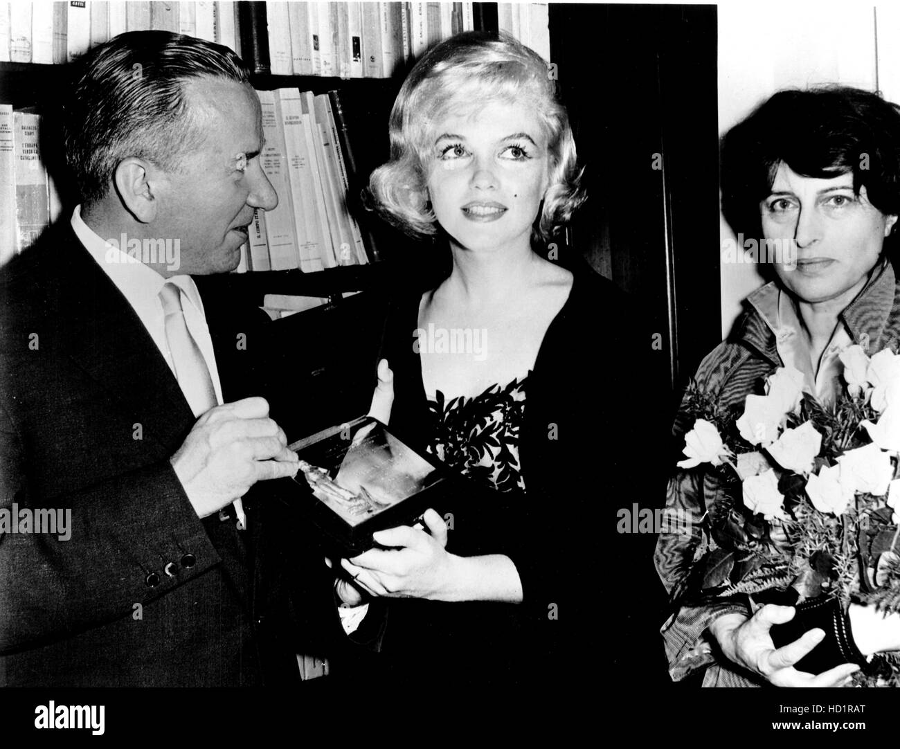 De gauche à droite, David di Donatello, Marilyn Monroe, Anna Magnani, à ...