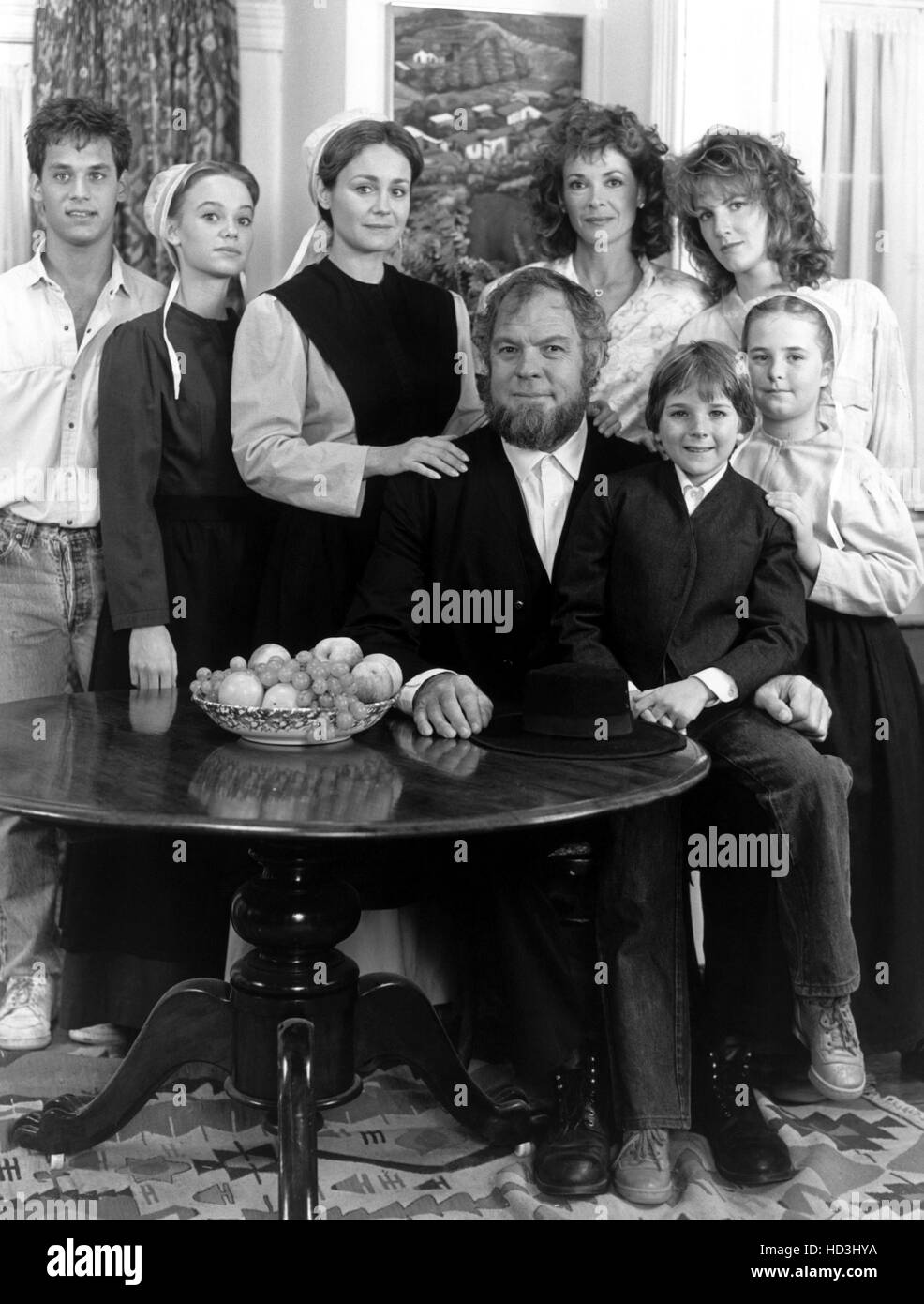 AARON'S WAY : la récolte, (debout dos l-r) : Chris Gartin, Samantha ...