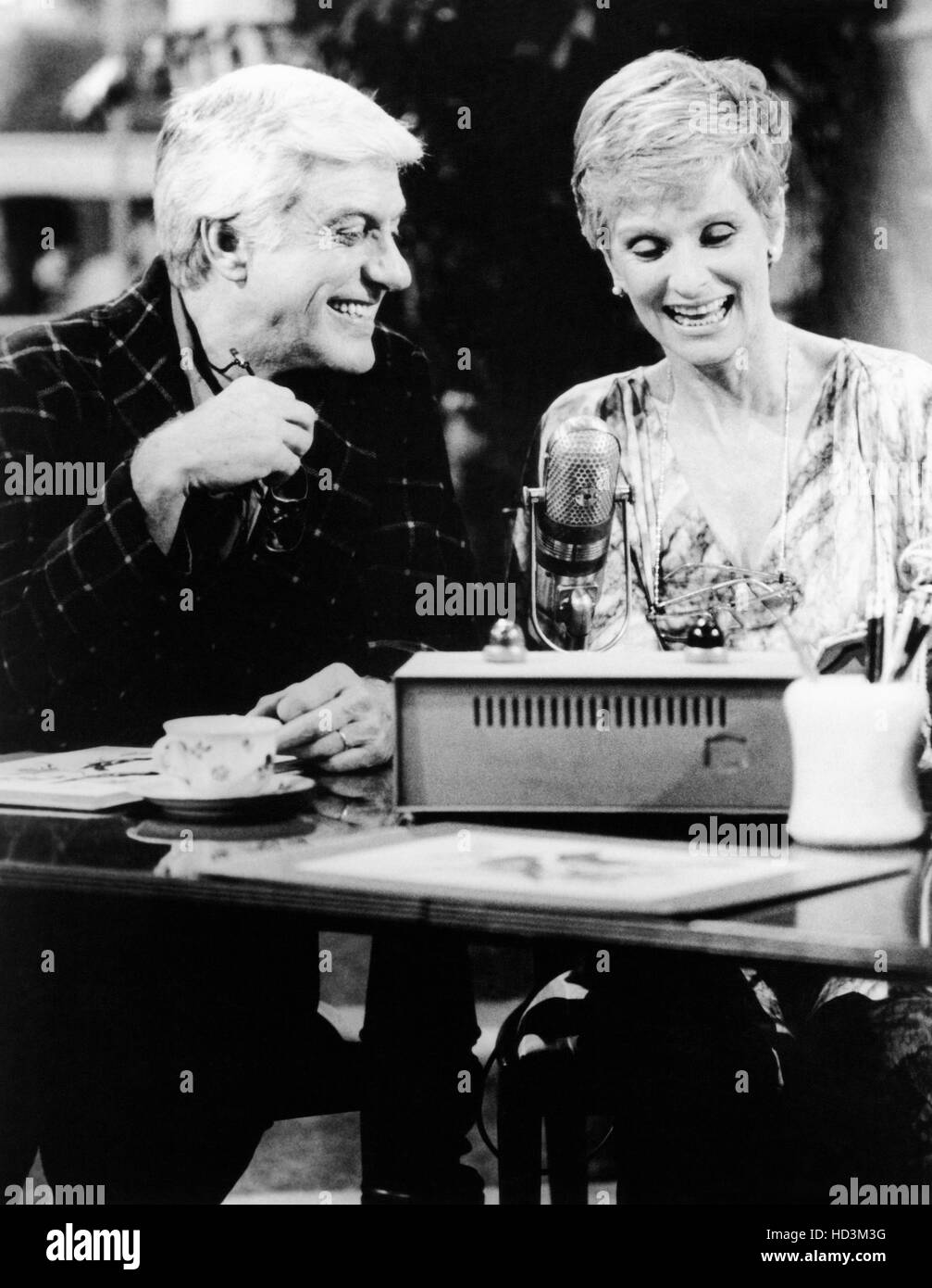 Petit-déjeuner AVEC LES ET BESS, à partir de la gauche : Dick Van Dyke ...