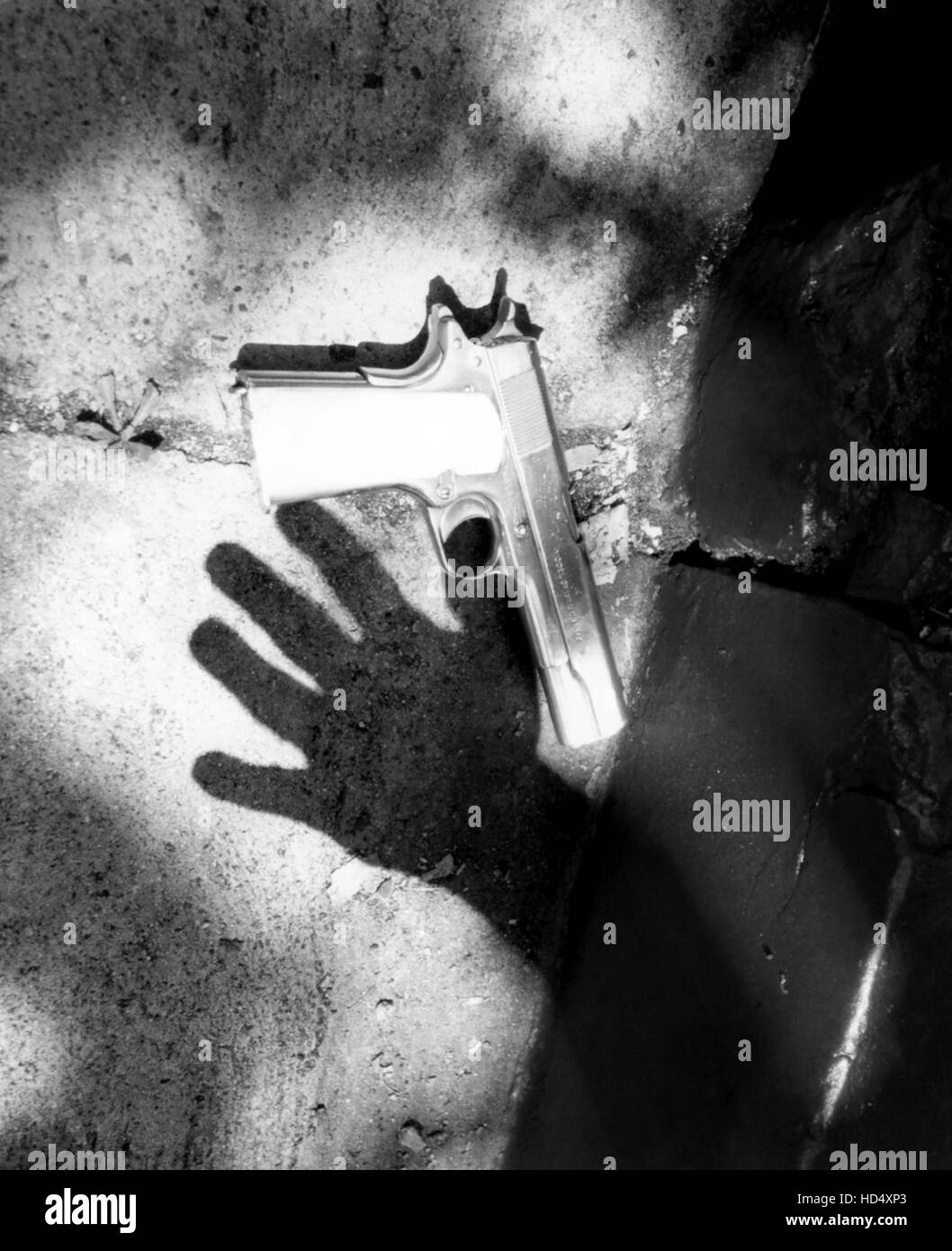 Pistolet, (clé de l'art), 1997, © Kushner-Locke Company / Courtesy ...