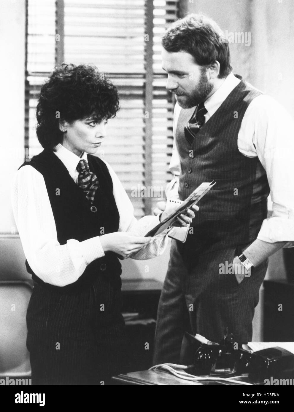 SUZANNE PLESHETTE EST MAGGIE BRIGGS, de gauche à droite : Suzanne ...