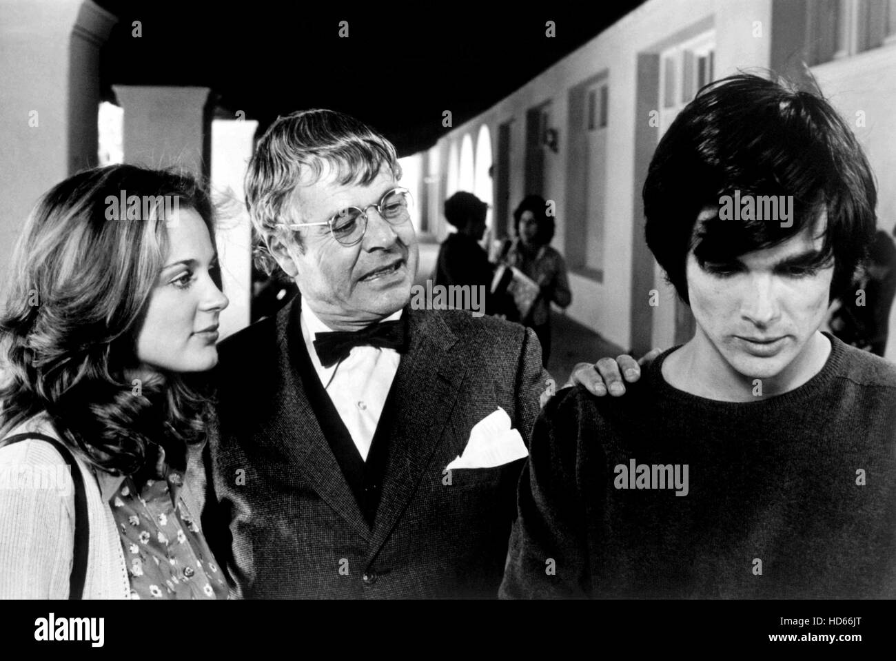 Vaste monde mystère, à partir de la gauche : Tannis Montgomery, William ...