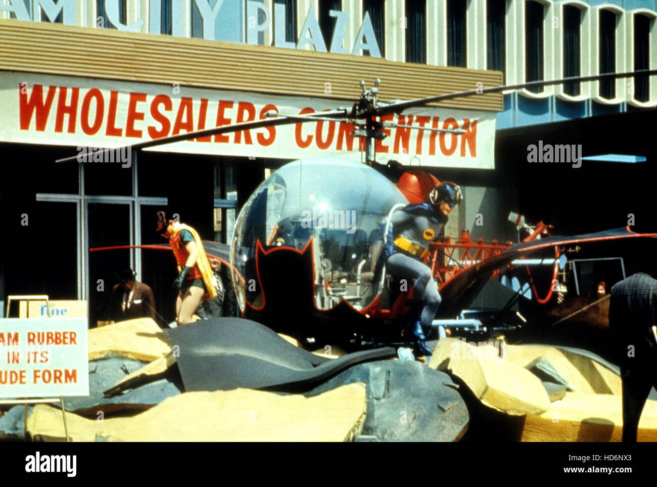 BATMAN, (alias Batman : The Movie), Burt Ward, Adam West, 1966, TM et ...
