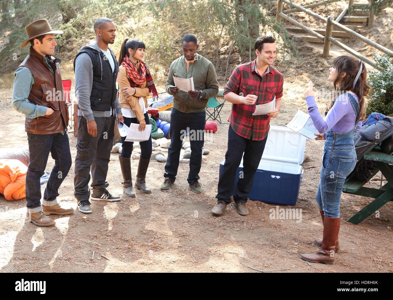 NEW GIRL, la l-r : Max Greenfield, Damon Wayans Jr., Hannah Simone, Lamorne Morris, Jake Johnson ...