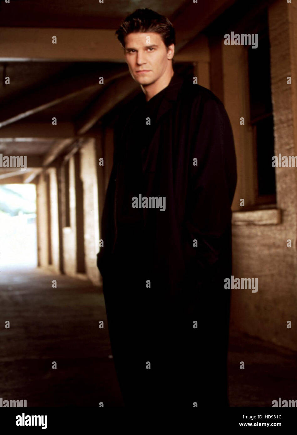 ANGEL, David Boreanaz, 1999- 2e saison, TM et copyright (c) 20th ...