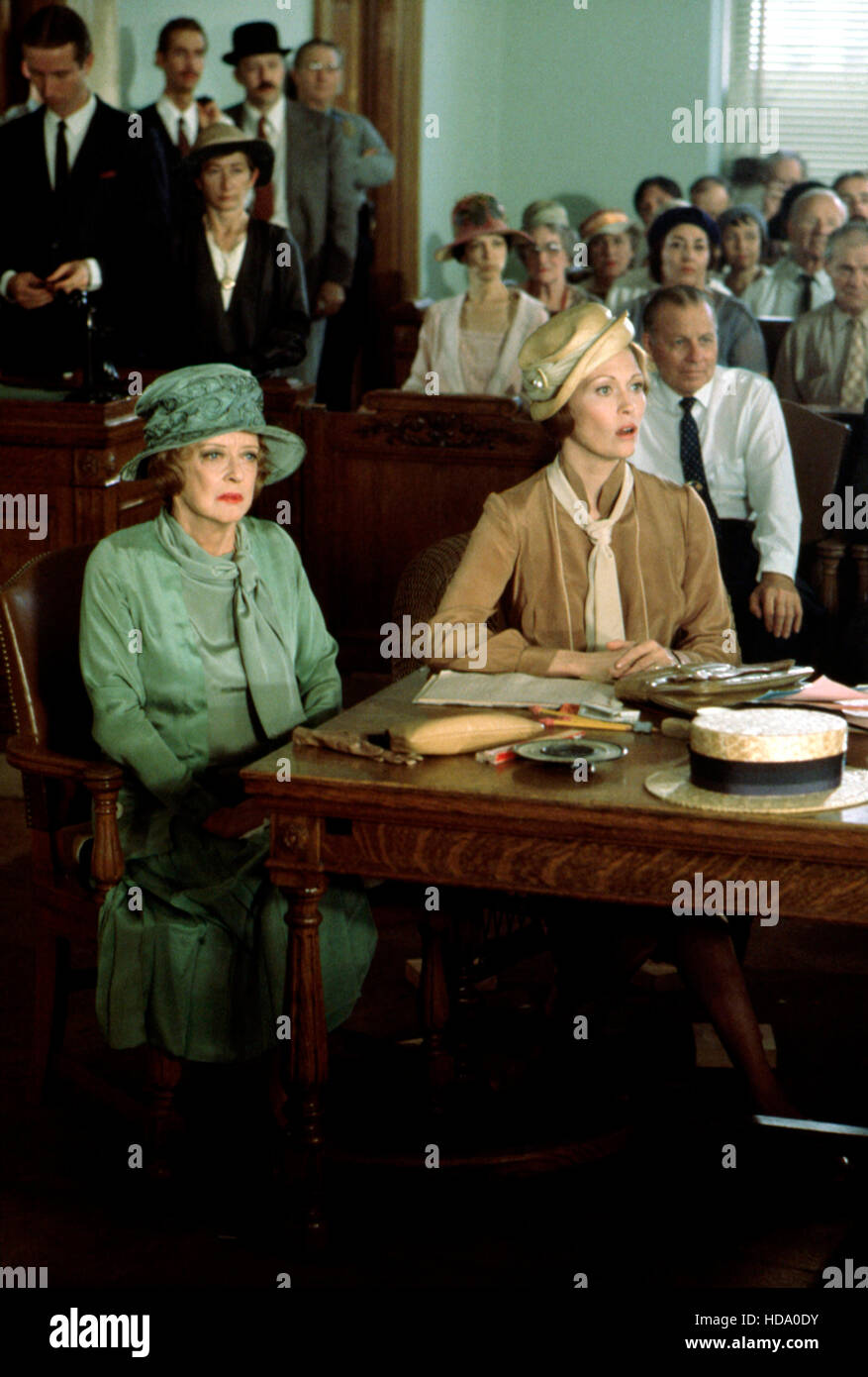 La disparition d'Aimee, (de gauche) : Bette Davis, Faye Dunaway, 1976 Photo Stock - Alamy