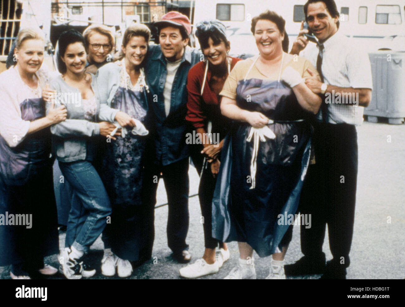 Les POISSONS DE LA CÔTE-NORD, Peter Riegert, (centre), Mercedes Ruehl ...
