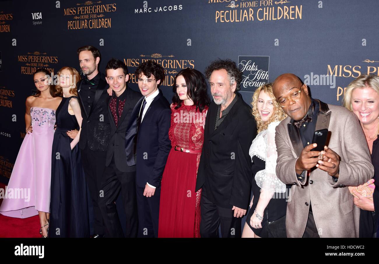 Ella Purnell, Lauren McCrostie, Ransom Riggs, Asa Butterfield, Finlay ...