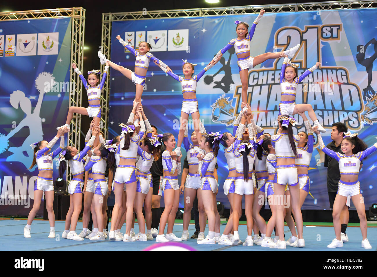 Cascade de cheerleading Banque de photographies et d’images à haute ...