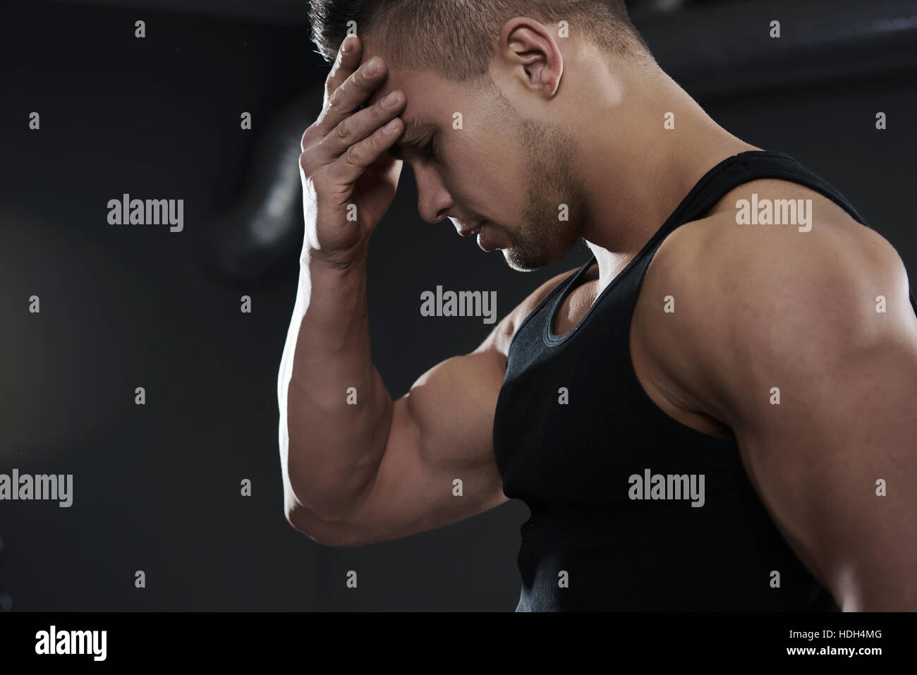 Big muscles handsome man Banque de photographies et d’images à haute ...