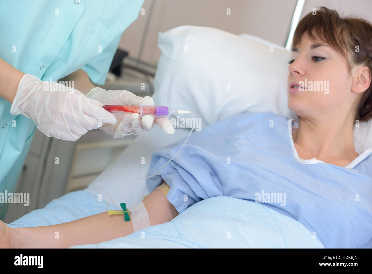 Blood extraction Banque de photographies et d’images à haute résolution - Alamy