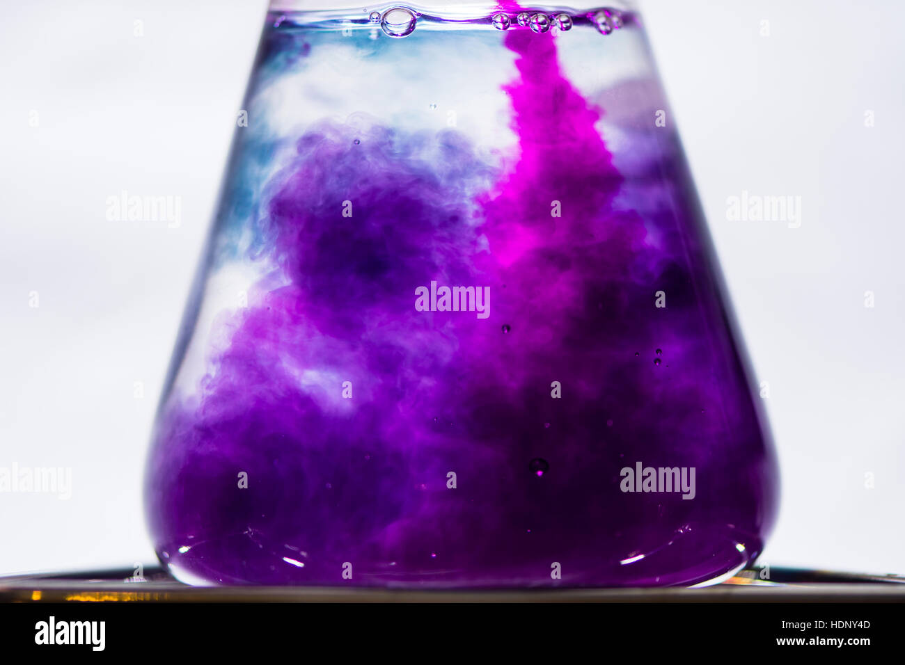 Permanganate de sodium Banque de photographies et d’images à haute ...