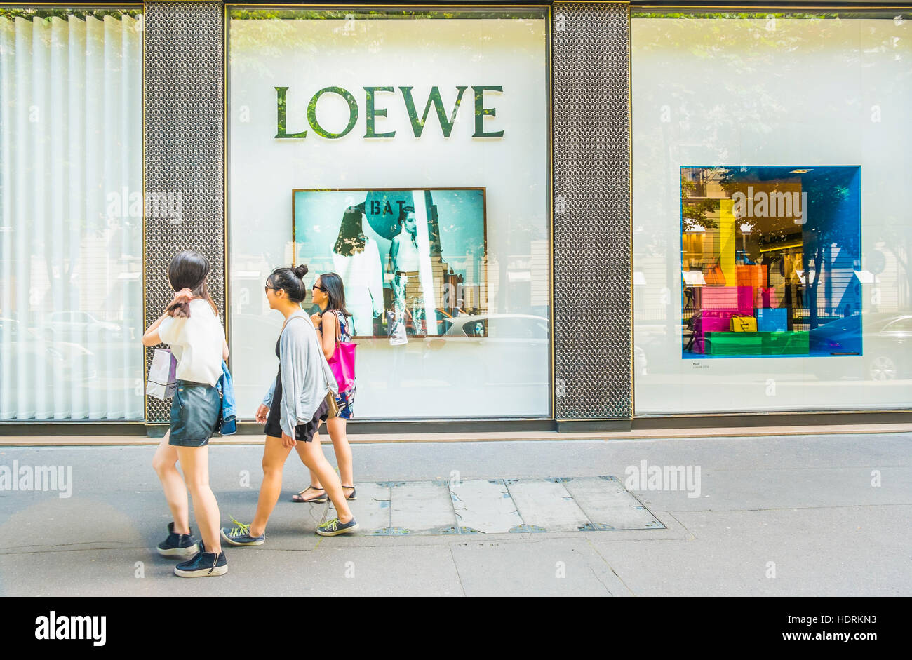 Loewe paris Banque de photographies et d’images à haute résolution - Alamy