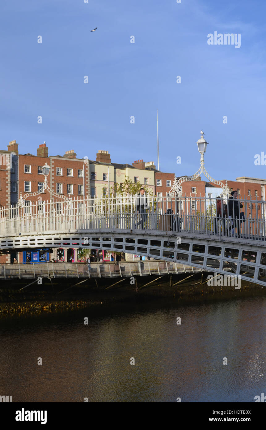 Pont Hapenny Dublin En Irlande Banque d'image et photos - Alamy