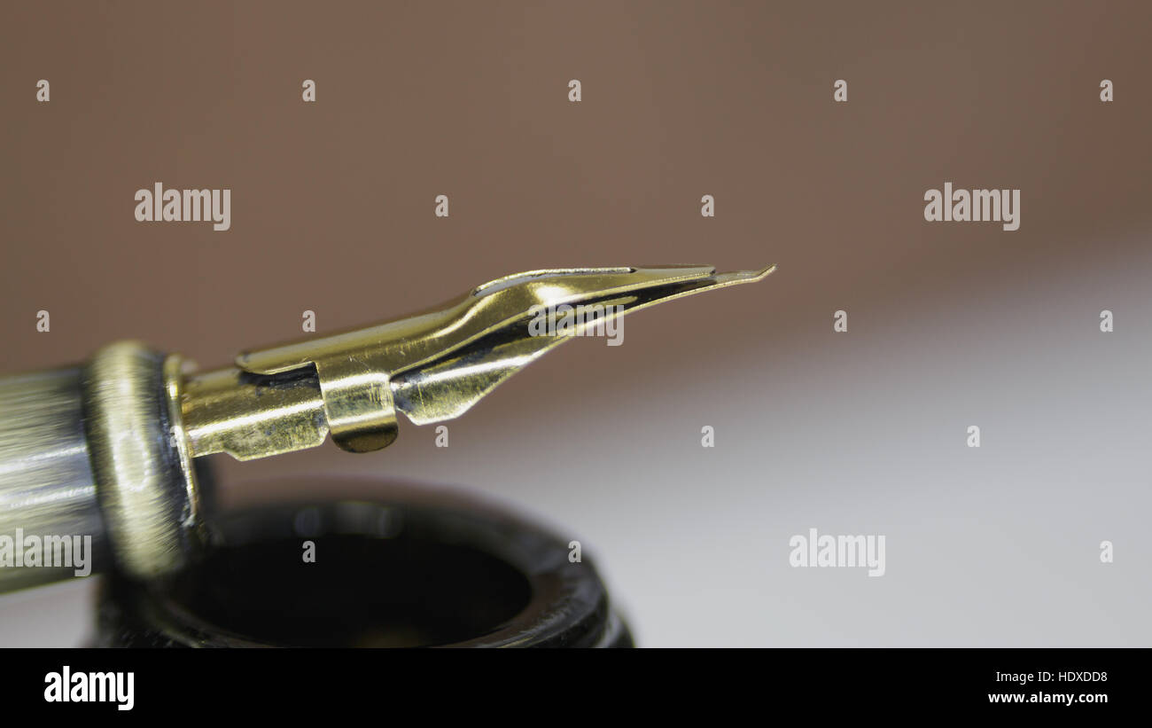 Plume d'écriture Banque de photographies et d’images à haute résolution ...