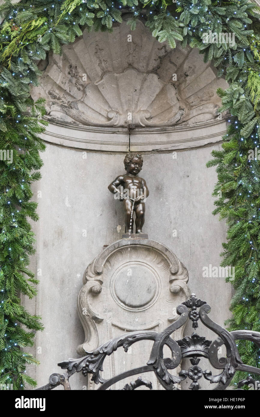 Manneken Pis - garçon peeing statue - Bruxelles, Belgique Photo Stock ...