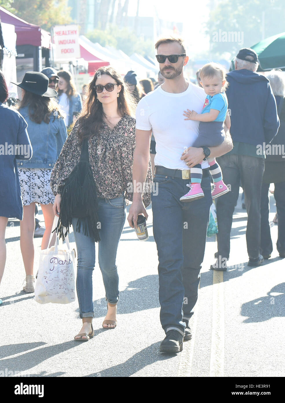 Summer Glau Val Morrison et son mari et leur fille Milena visiter un ...