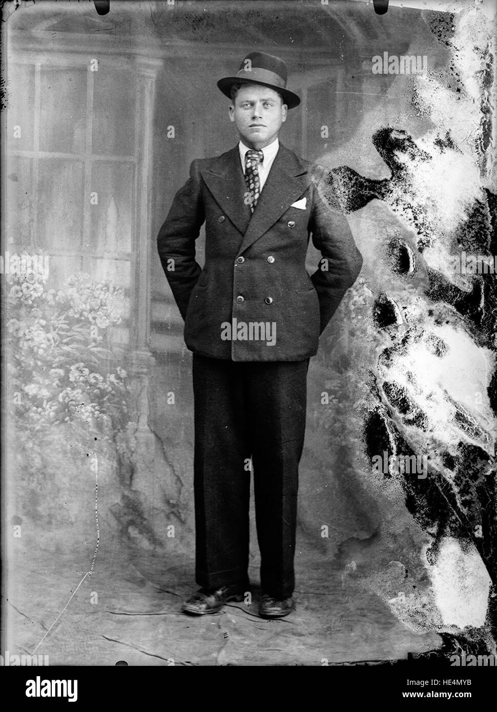 Portrait d'homme, Archives Costica Acsinte, Ialomita Roumanie, plaques ...