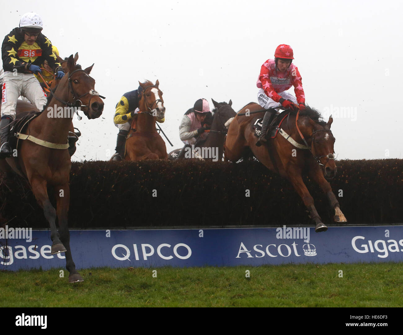 L'École de Poker monté par Donagh Christian Auclair (righ) dirige le ...