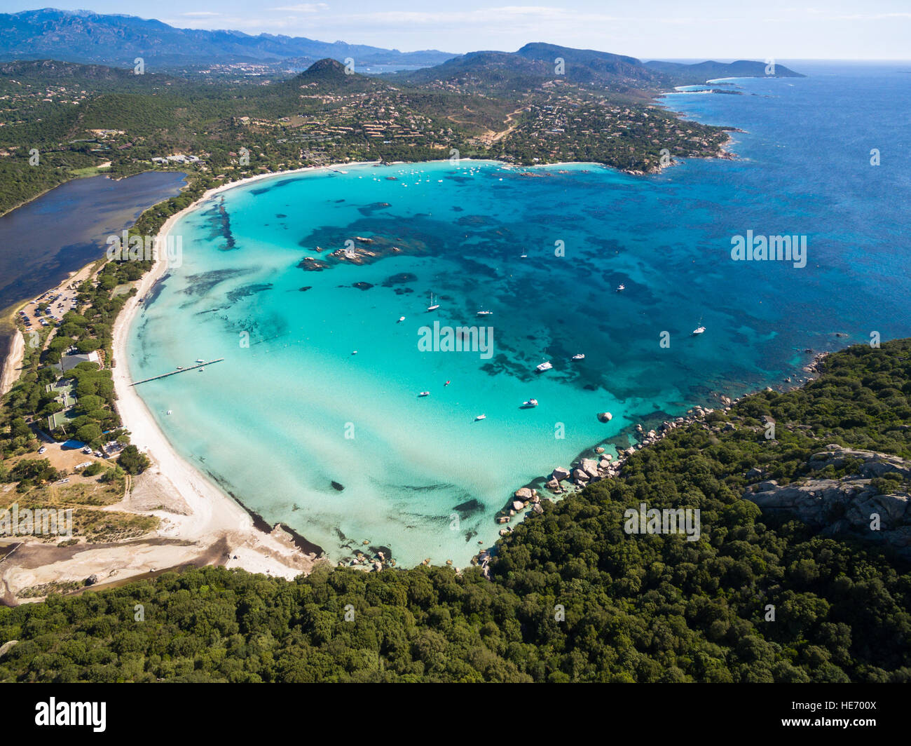 Vue aérienne de la plage de Santa Giulia en Corse en France Photo Stock ...