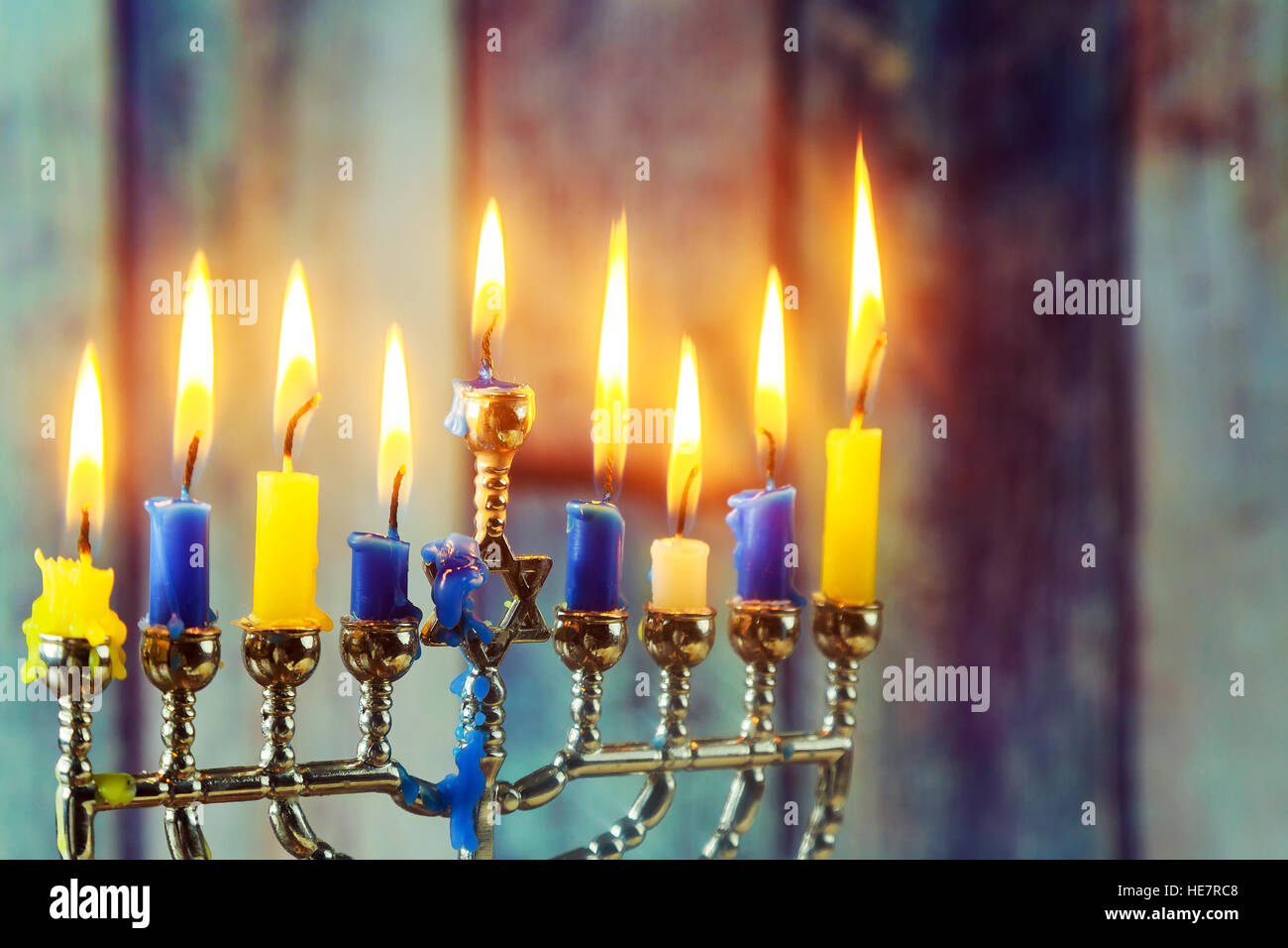 Symboles De Hannukah De Vacances Juives Menorah Banque d'image et ...
