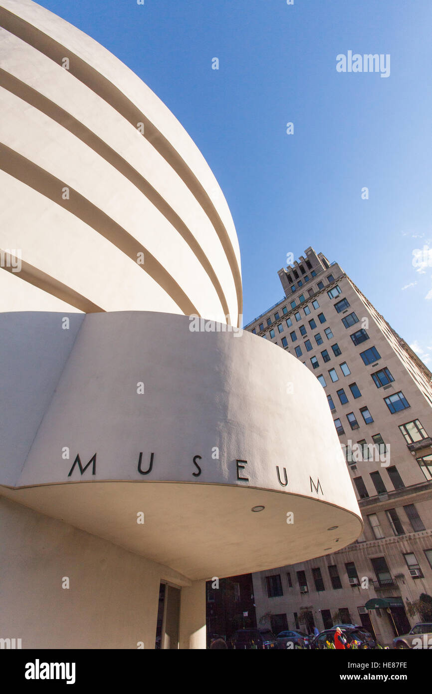 Salomon. R. Guggenheim Museum, 5e Avenue, Manhattan, New York City ...