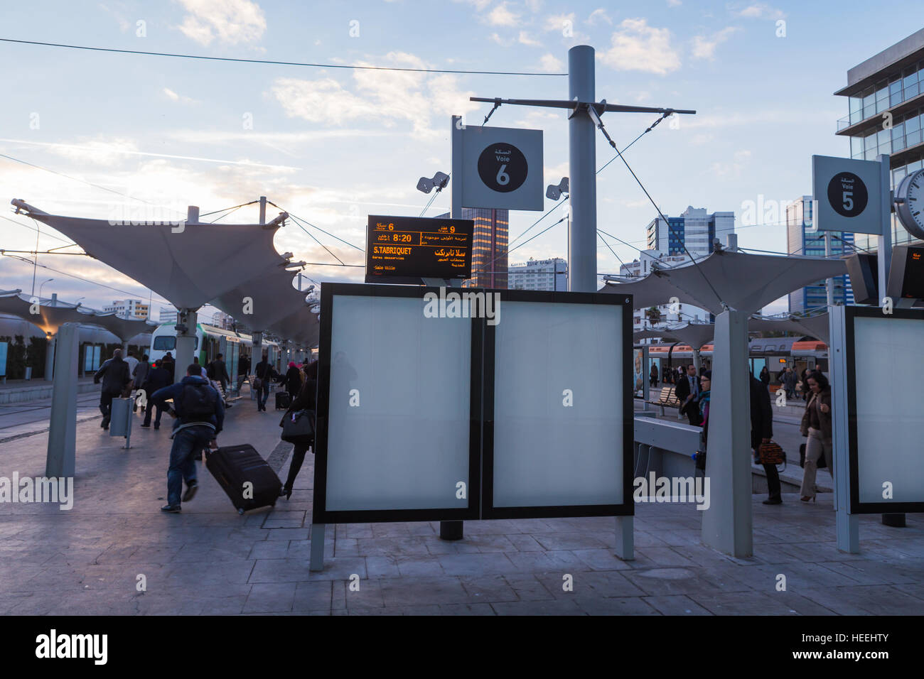 Casa port gare Banque de photographies et d’images à haute résolution ...