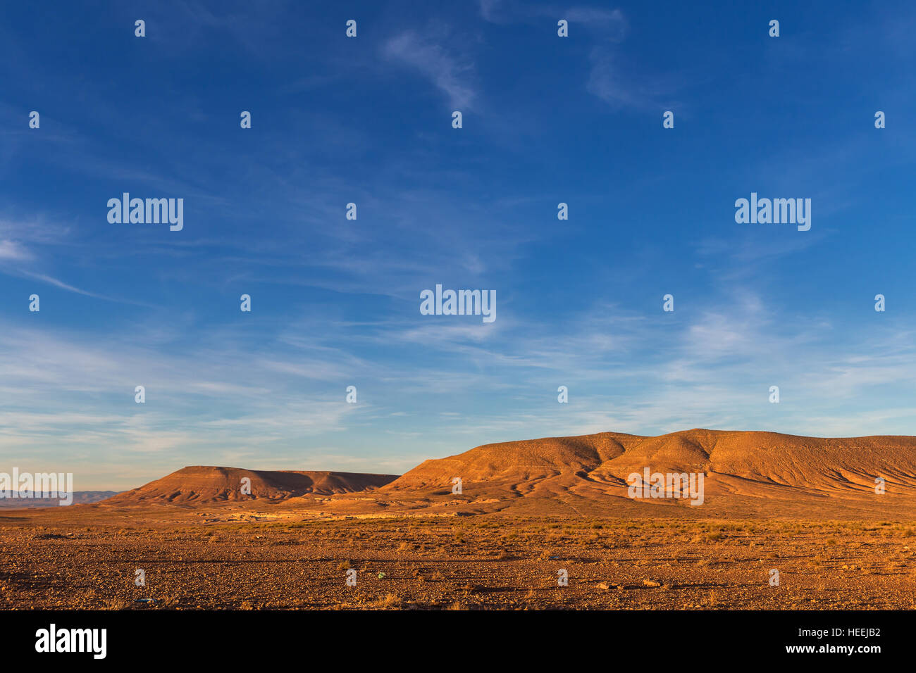 Paysage de montagne maroc Banque de photographies et d’images à haute ...