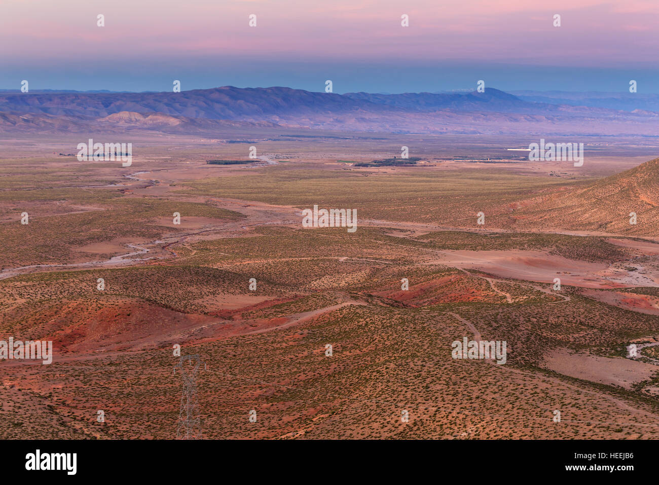 Paysage de montagne maroc Banque de photographies et d’images à haute ...