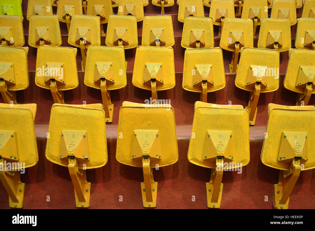 Serried rows Banque de photographies et d’images à haute résolution - Alamy