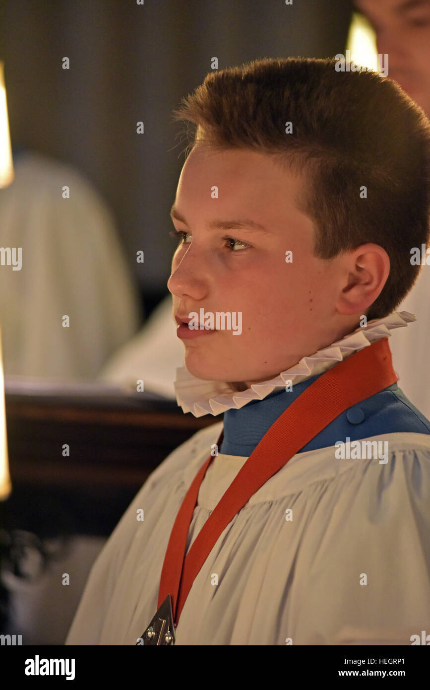 Les choristes du garçon de Wells Cathedral Choir pour répéter la messe ...
