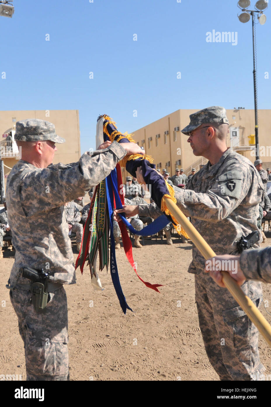 Dans cette image publiée par le Texas Army National Guard, commande le ...