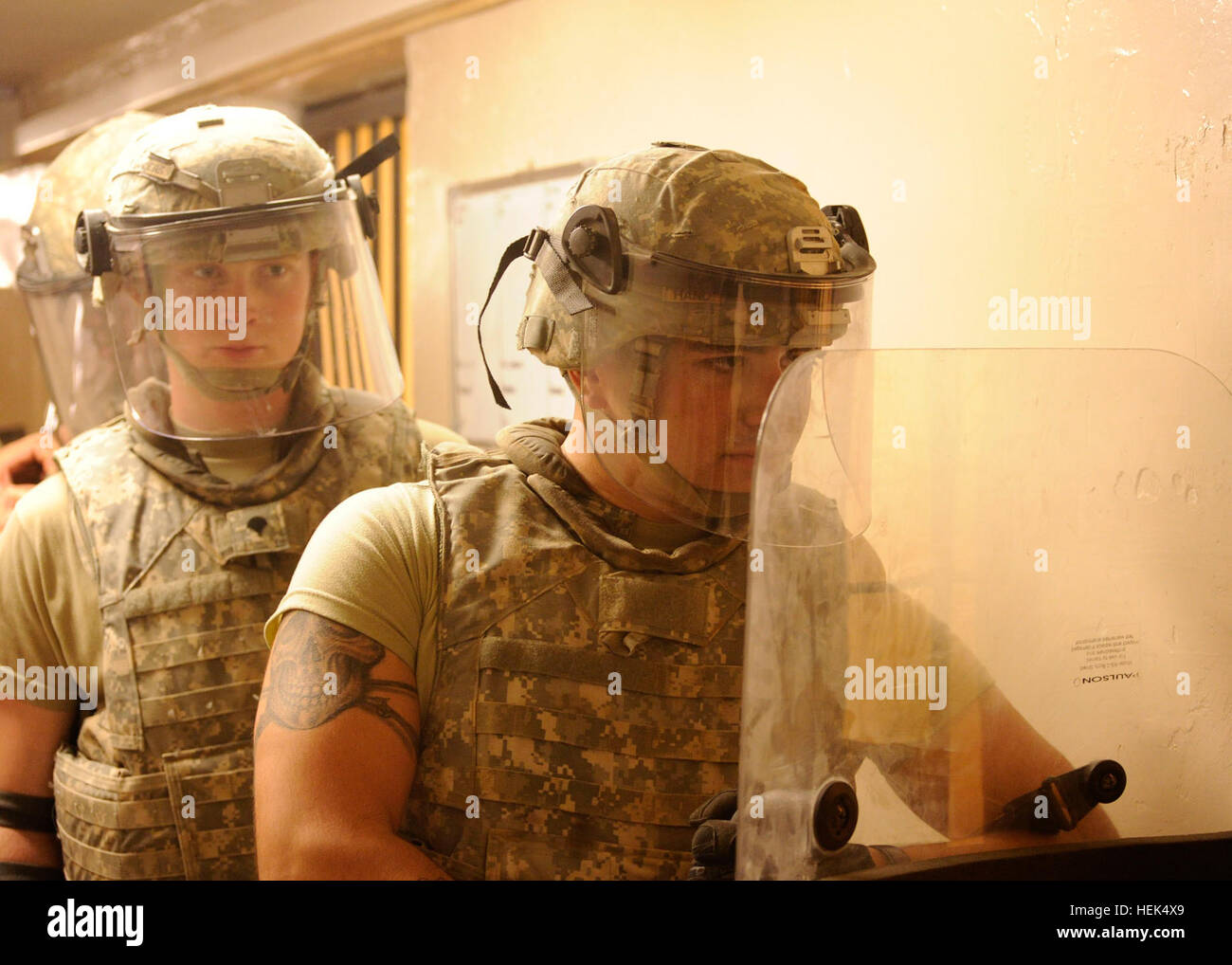 Prisonnier de combat militaire Banque de photographies et d’images à ...