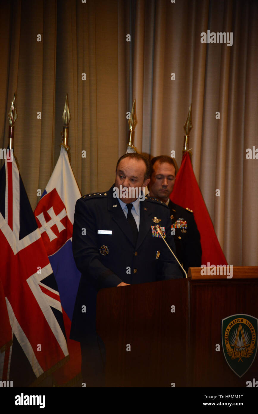M. général Philip Breedlove (Commandant suprême des forces alliées en ...