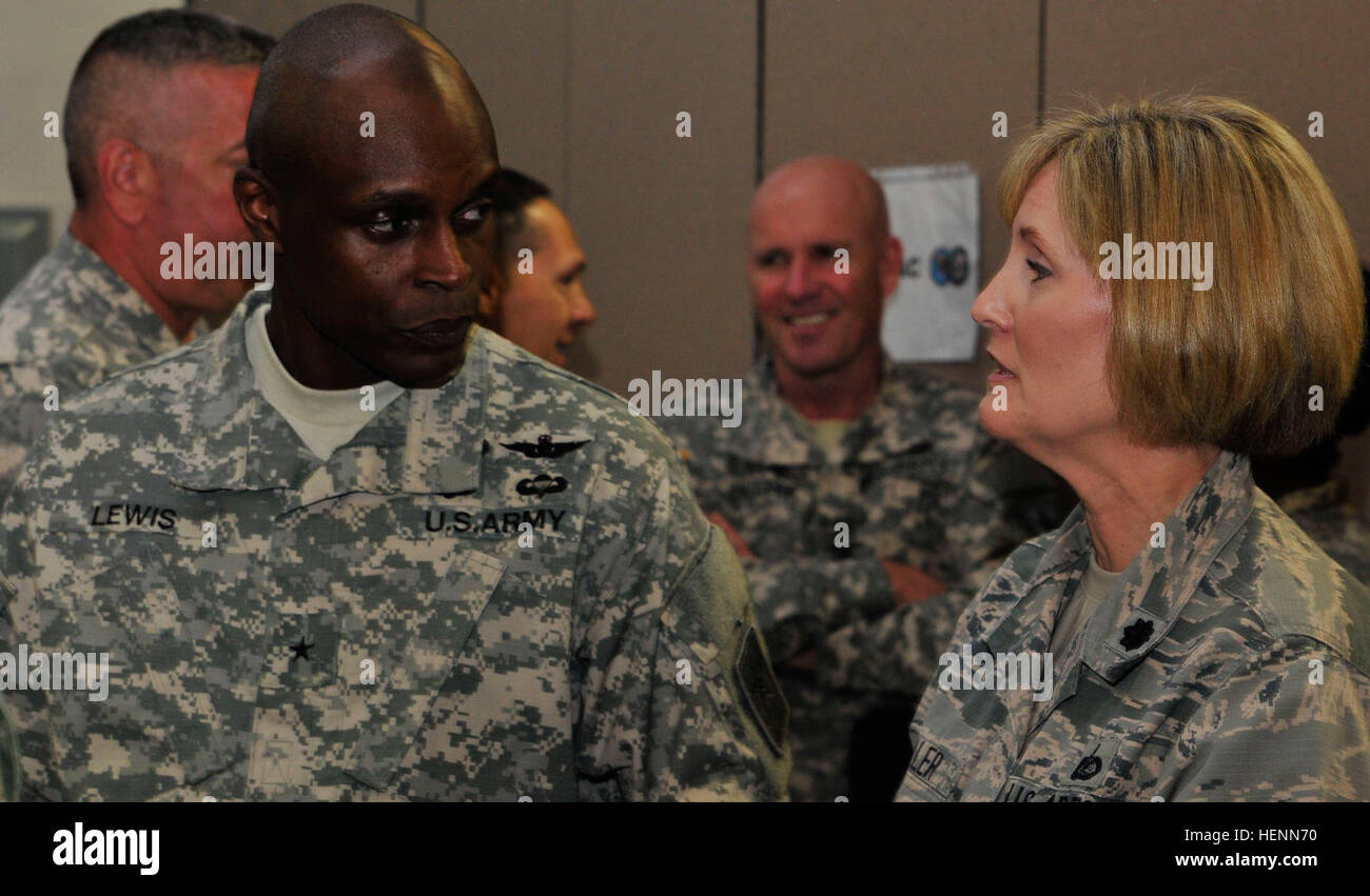 Lieutenant colonel usarmy Banque de photographies et d’images à haute ...