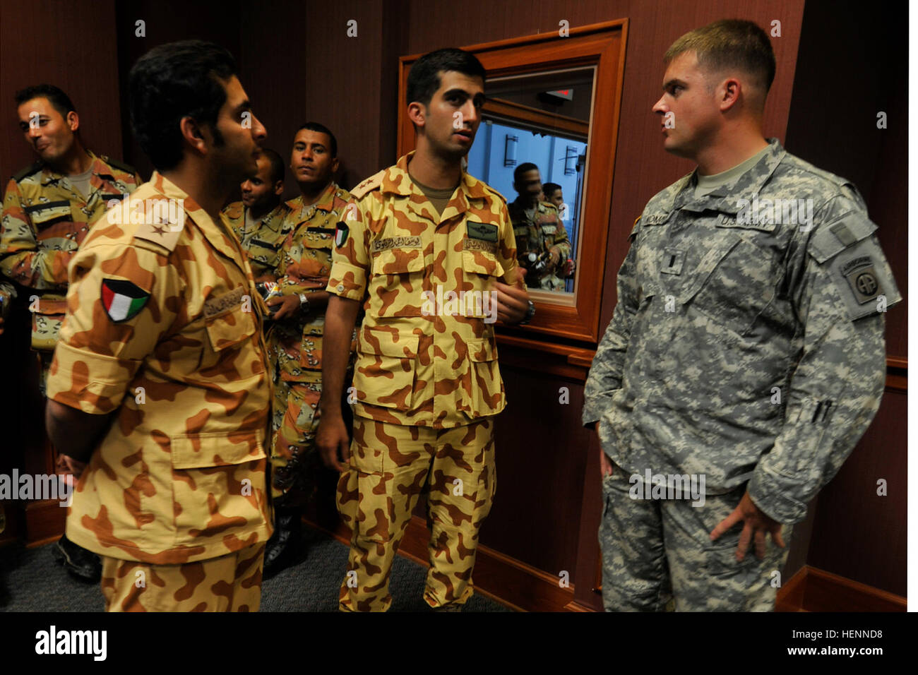 Kuwaiti soldiers Banque de photographies et d’images à haute résolution ...