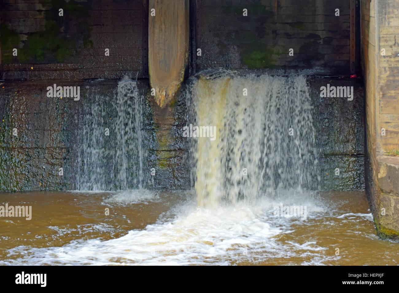 Petit barrage Banque de photographies et d’images à haute résolution ...