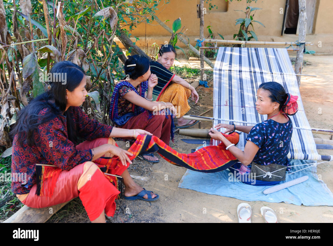 De la Weaver : Rangamati Chakma minorité sur une île dans le lac de ...