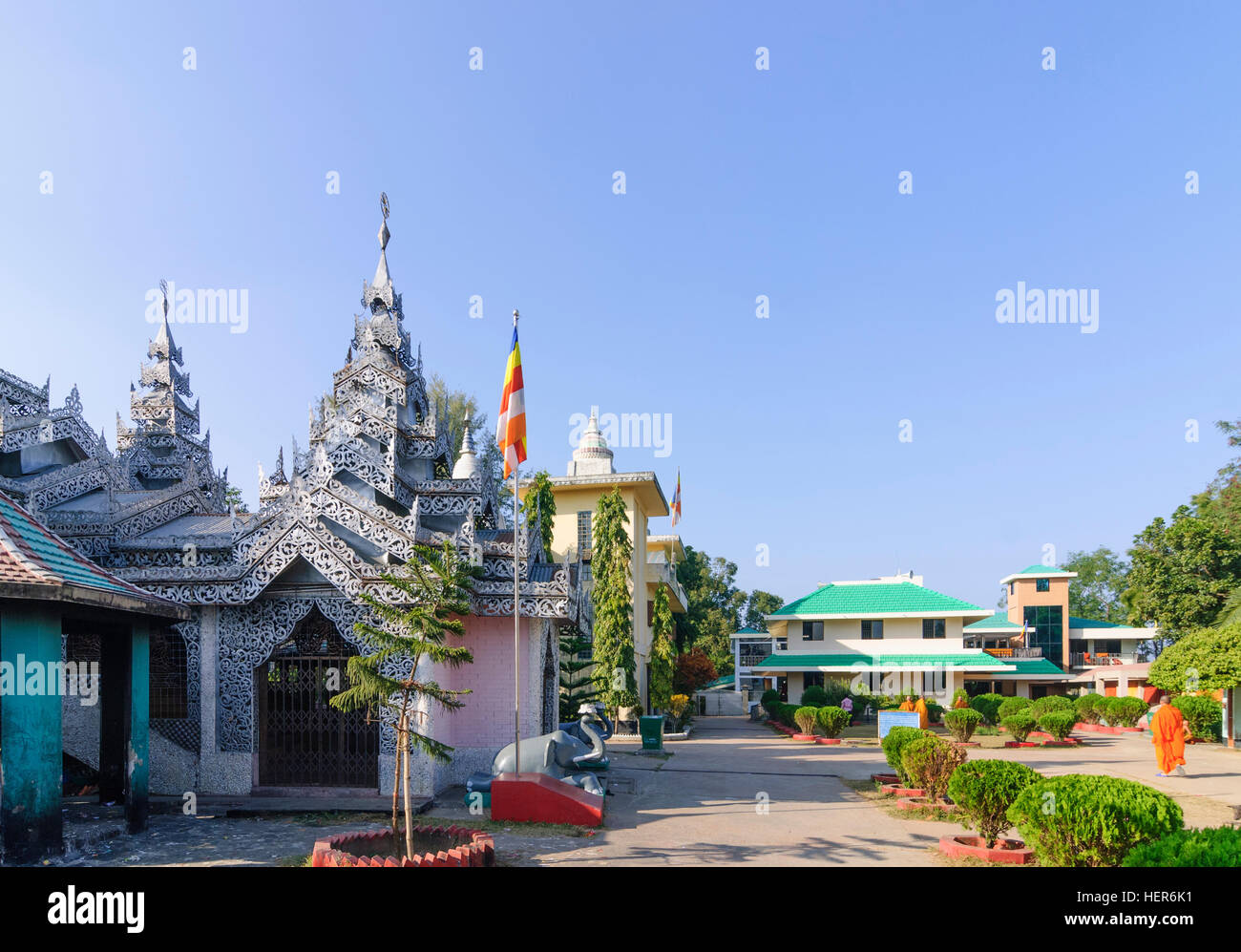 Lac kaptai avec le sanctuaire bouddhiste Banque de photographies et d ...