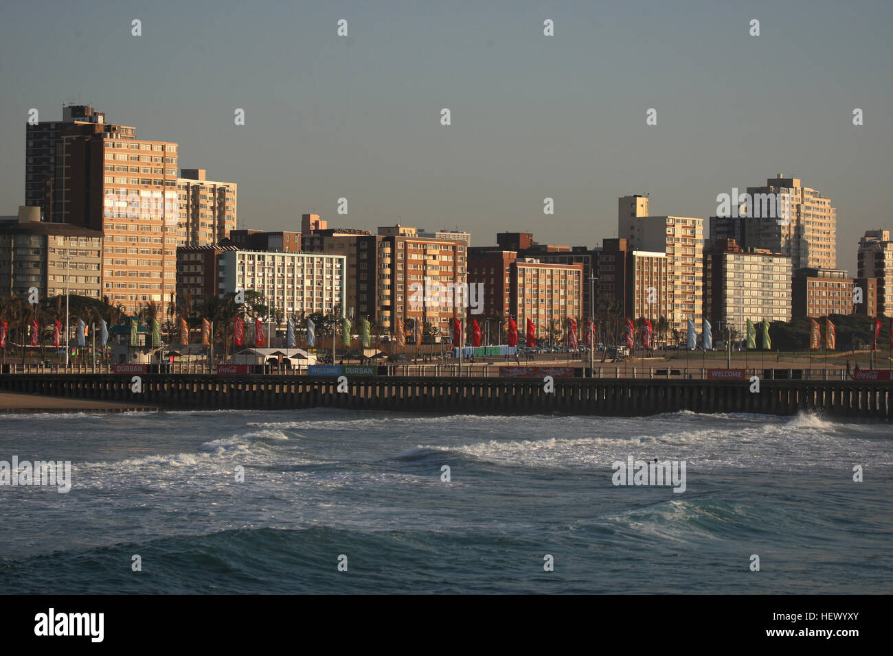 DURBAN, AFRIQUE DU SUD - DURBAN NORTH BEACH ET SURF IMAGES DU STADE ...